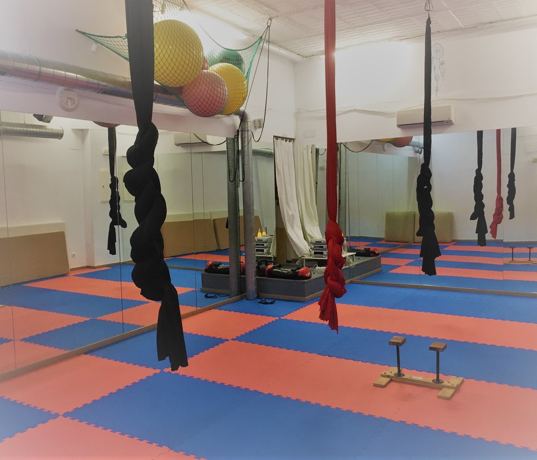 Liberdanza Madrid – Escuela de Acro, danza, baile, salud y bienestar